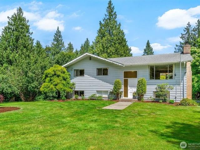 8403 64th St NE, Marysville, WA 98270