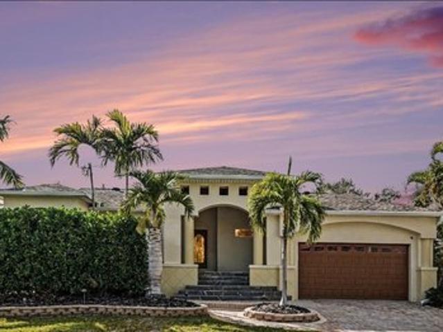 840 3rd Ave S, Tierra Verde, FL 33715
