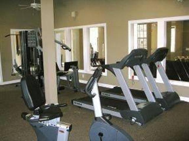 $840 / 2br Gorgeous 2bd with awesome balcony view and GIGANTIC closet! Polaris map