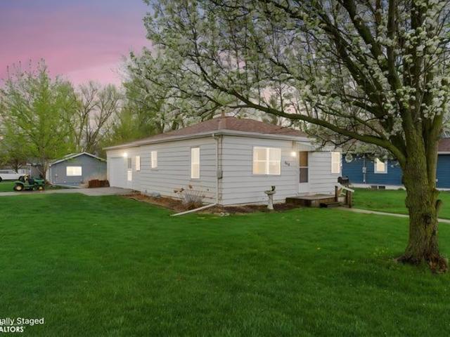 840 C Ave, Nevada, IA 50201