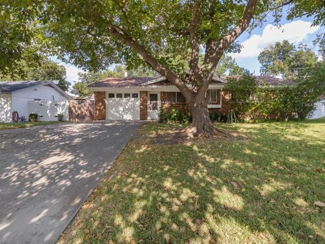 840 Comal Ave, White Settlement, TX 76108