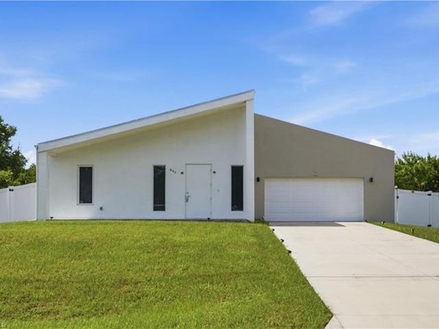 840 Carpenter St E, Lehigh Acres, FL 33974