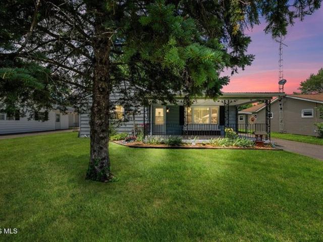840 Clairmont Ave, Napoleon, OH 43545