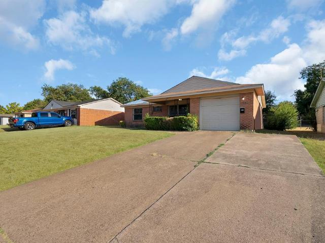 840 Clearwood Drive