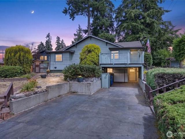 840 Crest Ave, Kent, WA 98030