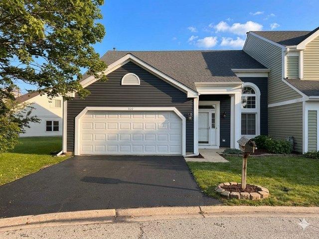 840 Dogwood Ln, Lake in the Hills, IL 60156
