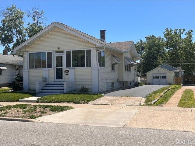 840 E Ferguson Ave, Wood River, IL 62095
