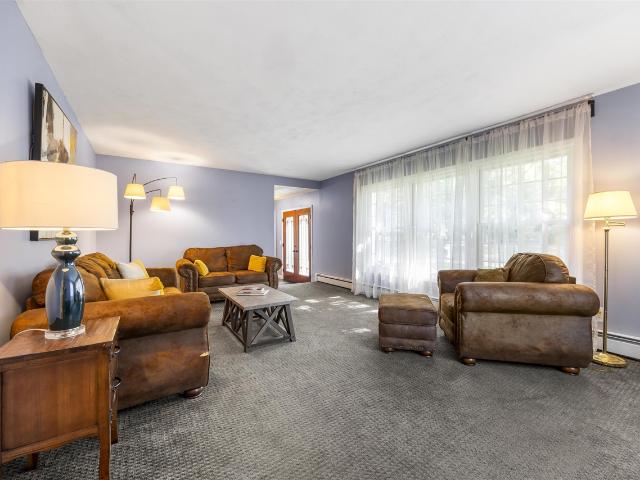 840 Edgehill Place