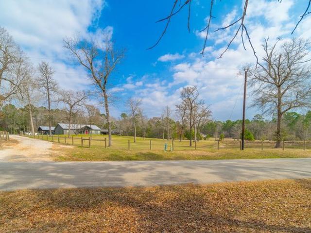 840 Horace Bonds Rd, Livingston, TX 77351