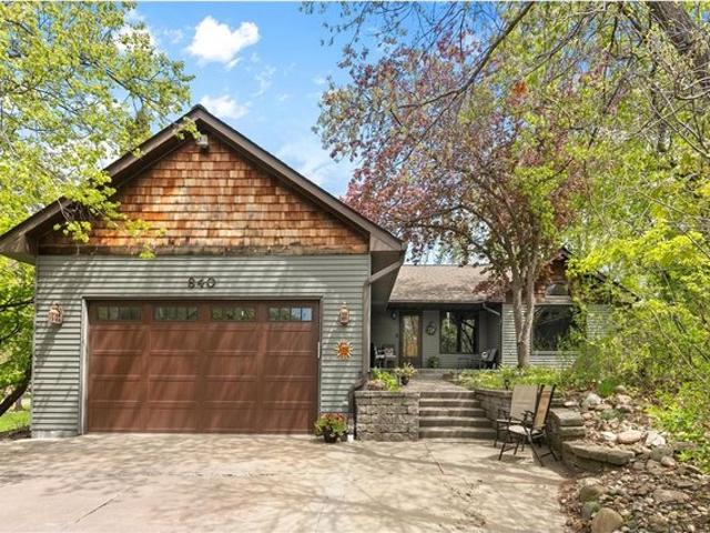 840 Hallam Ave N, Mahtomedi, MN 55115
