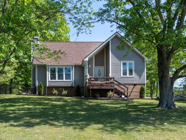 840 Hillside Dr
