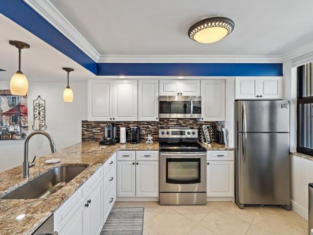 840 Ocean Drive, 905, Juno Beach, FL