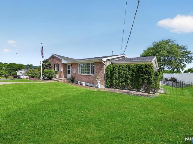 840 Lopatcong Street
