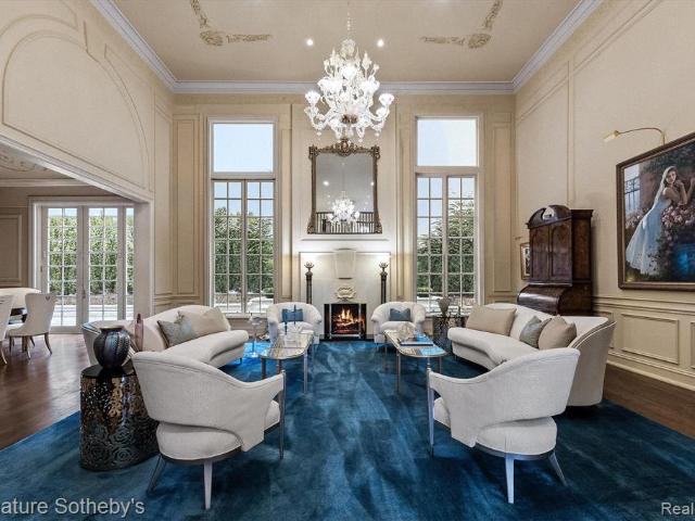 840 Lakeside Drive