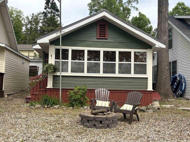 840 Lane 120 Hamilton Lk, Hamilton, IN 46742