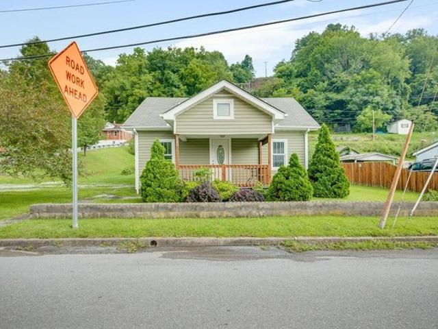 840 Matson Dr, Marion, VA 24354