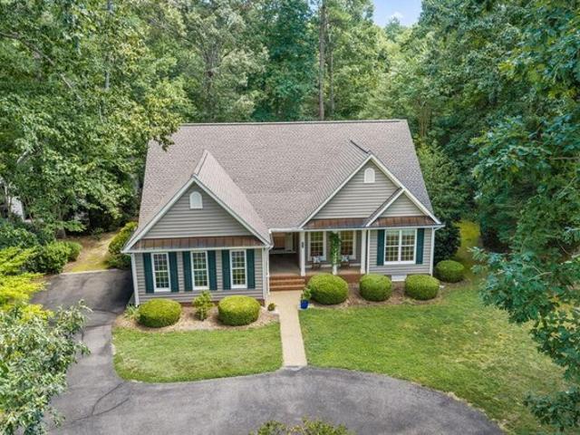 840 Middle Gate Rd, Irvington, VA 22480
