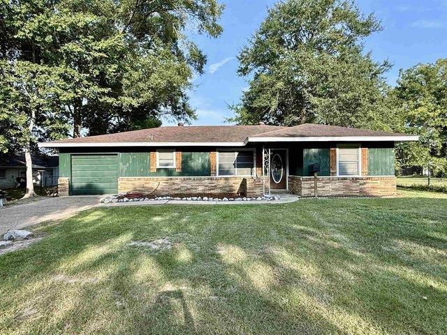840 N 6th St, Silsbee, TX 77656