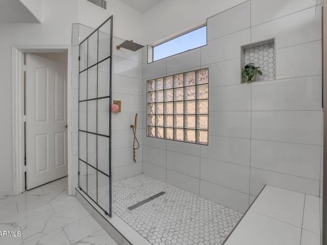 840 n april drive