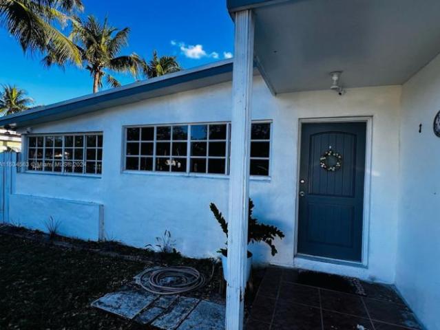 840 NE 128th St, North Miami, FL 33161