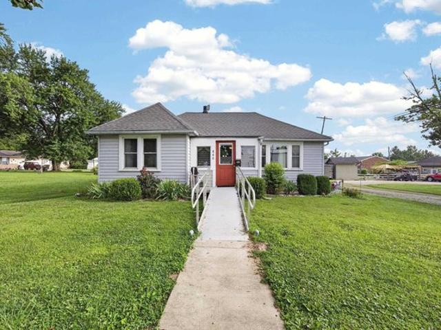 840 NE H St, Linton, IN 47441