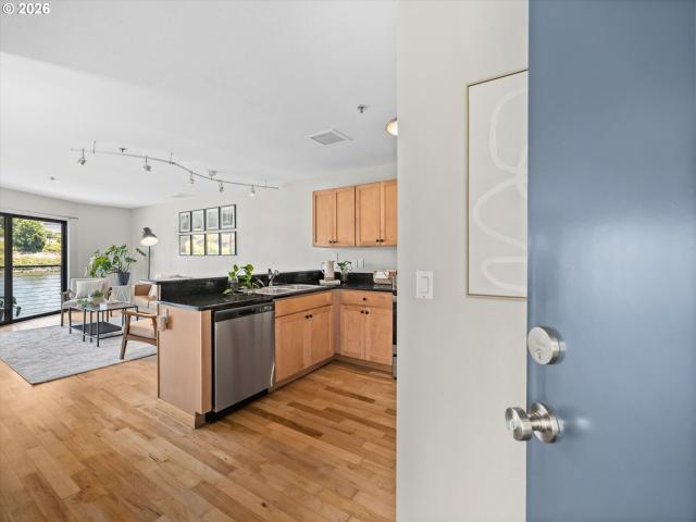 840 nw naito pkwy # h12