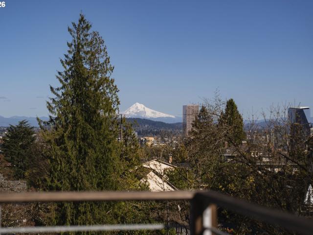 840 NW Summit Ave, Portland, OR 97210 | Compass