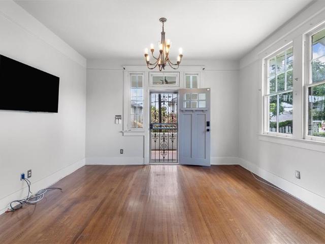 840 Solomon Place
