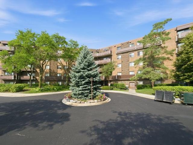 840 Wellington Ave Unit 215, Elk Grove Village, IL 60007