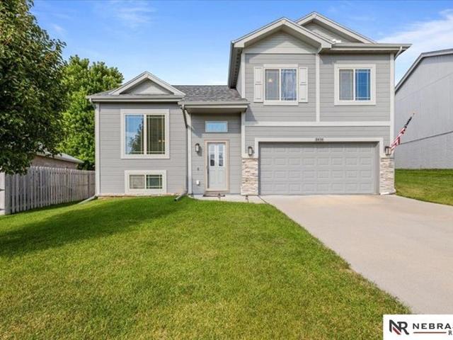 8414 Baker St, Omaha, NE 68122