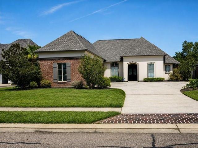 8415 Quiet Creek Dr, Denham Springs, LA 70726