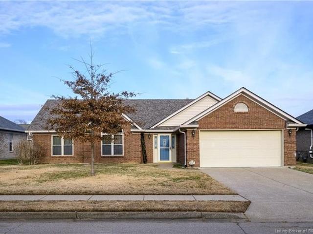8416 Plum Valley Dr, Sellersburg, IN 47172