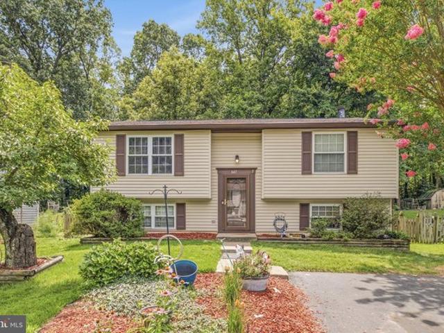8417 Great Lake Ln, Springfield, VA 22153