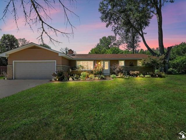 8417 Saratoga Dr, Lambertville, MI 48144