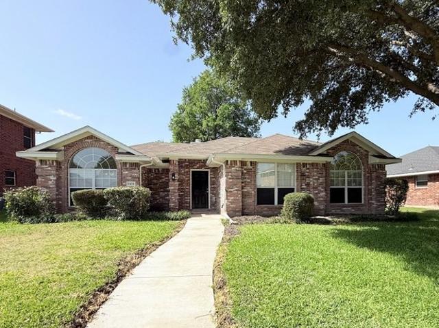 8418 Coventry Dr, Rowlett, TX 75089