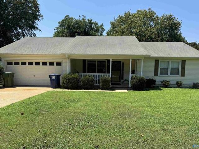 8418 Hogan Dr SE, Huntsville, AL 35802