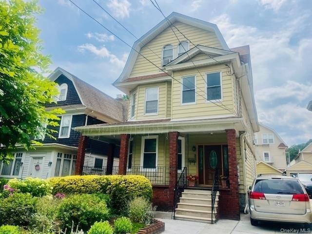 8418 th St, Richmond Hill, NY 11418