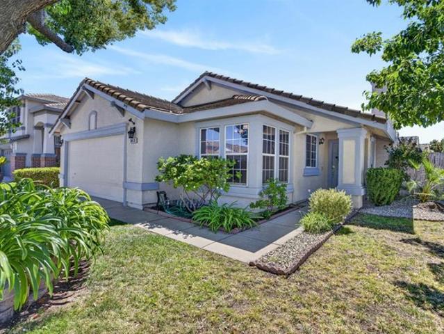 8410 Patmon Dr, Elk Grove, CA 95624