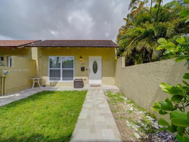 8410 103rd Ave SW, Miami, FL 33173