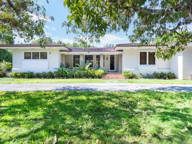 8410 112th St SW, Miami, FL 33156