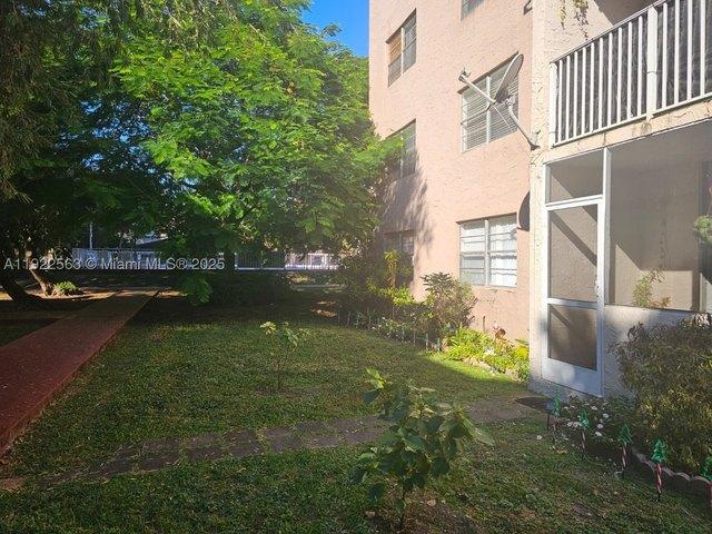 8411 NW 8th St Apt 111, Miami, FL 33126