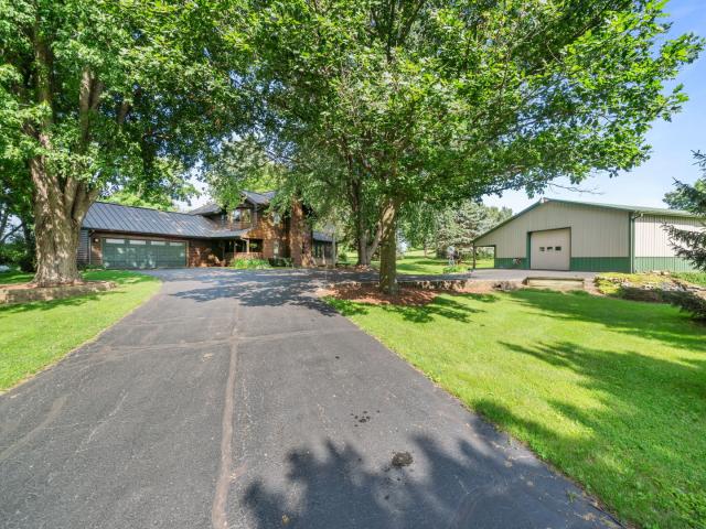 8411 N Killbuck Road