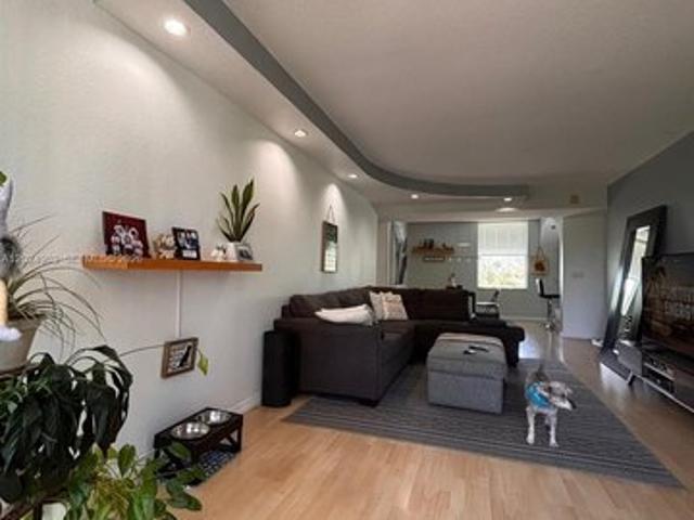 8411 Forest Hills Dr Apt 308, Coral Springs, FL 33065