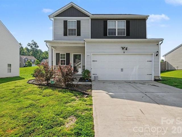 8411 Highgate Dr, Charlotte, NC 28215