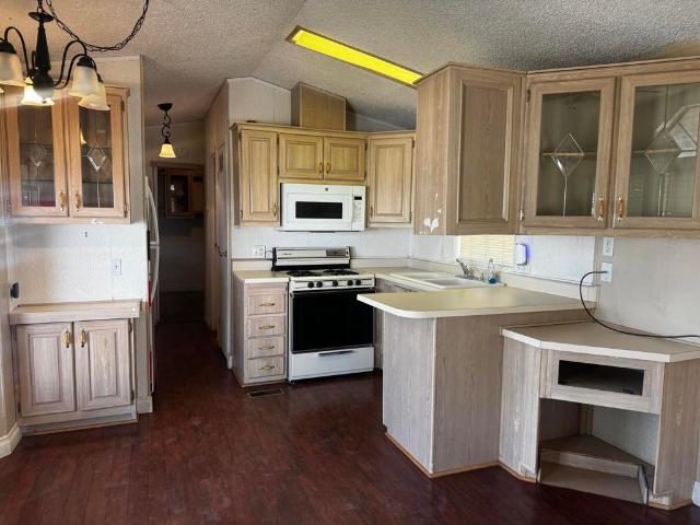 84136 Avenue 44 241