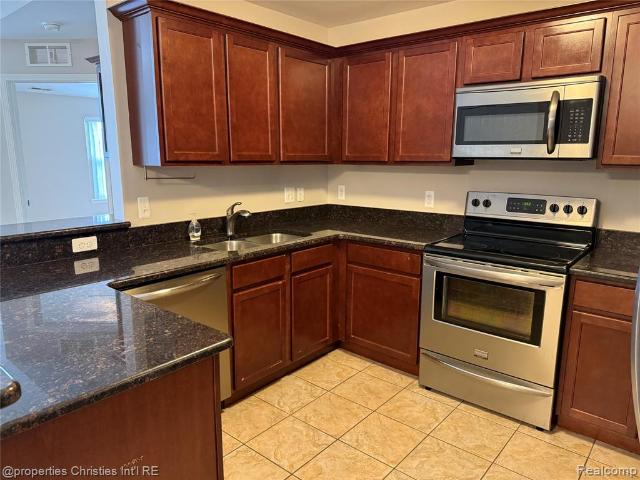 8413 Heywood Circle