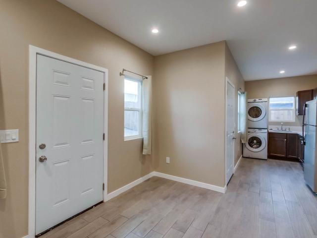 841 847 Winston Dr