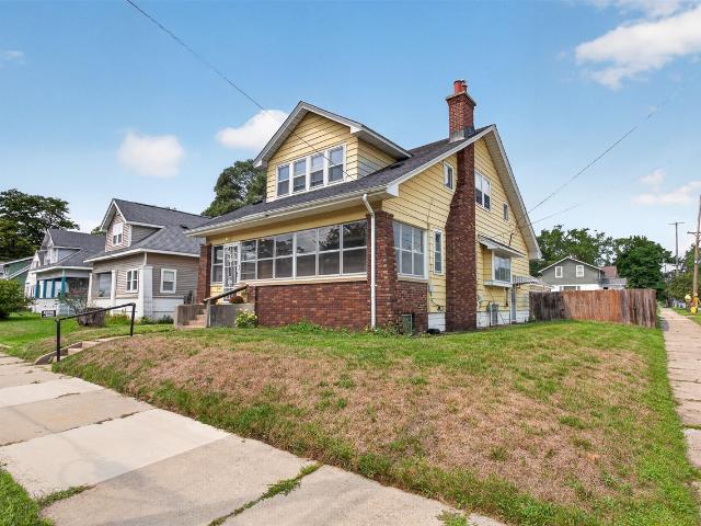 841 Adams Street