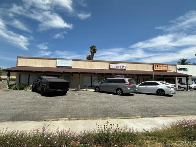 841 E Whittier