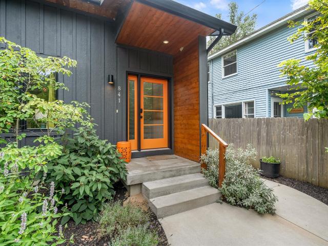 841 Holland Street
